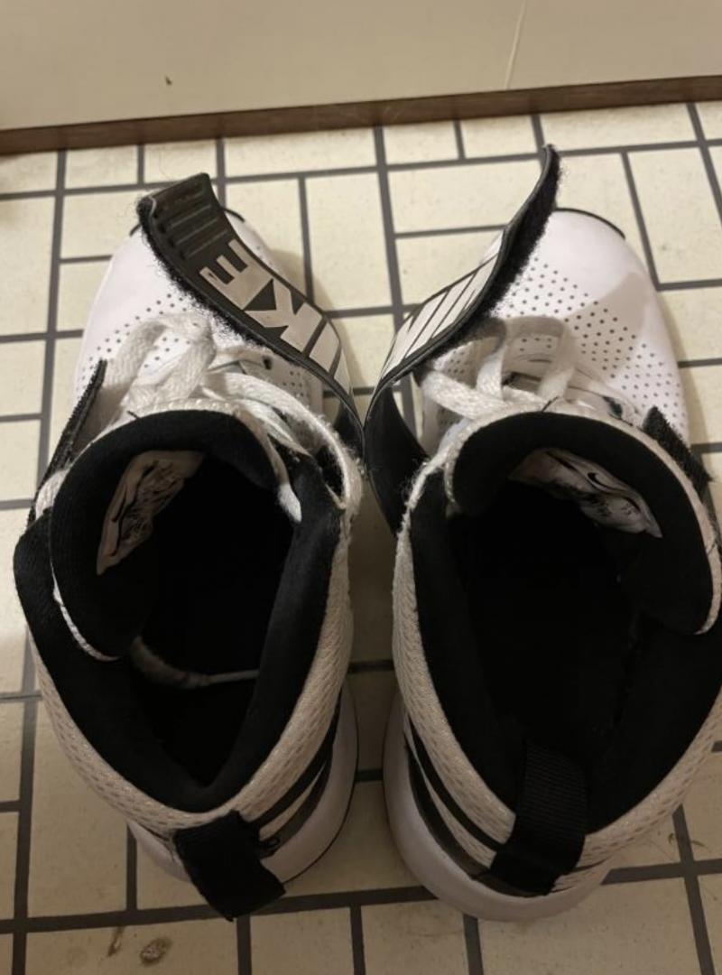 JCから愛用クサクサスニーカー♡｜スニーカー｜足の匂いを売るサイト-アシック臭